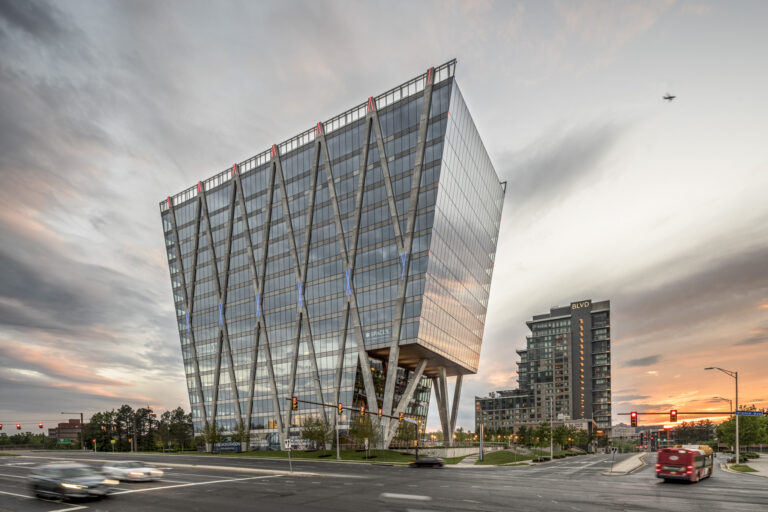 Jahn ⁄ Unbounded by convention