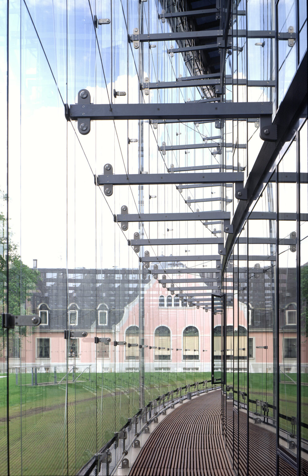 Jahn ⁄ Bayer Headquarters