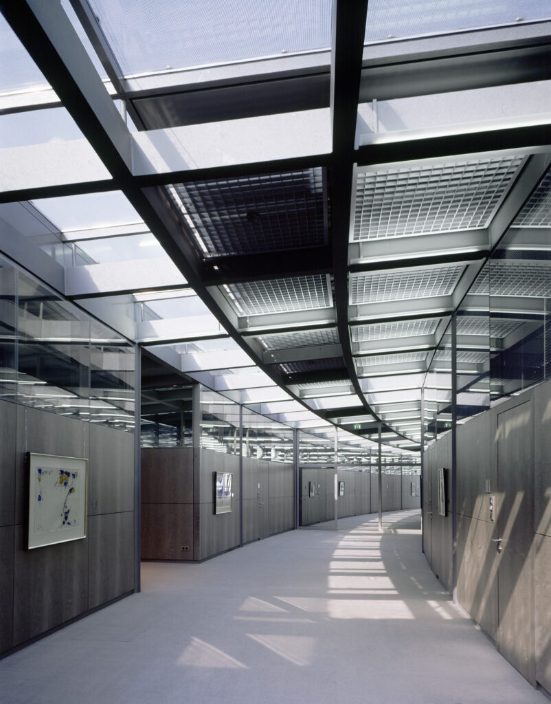 Jahn ⁄ Bayer Headquarters
