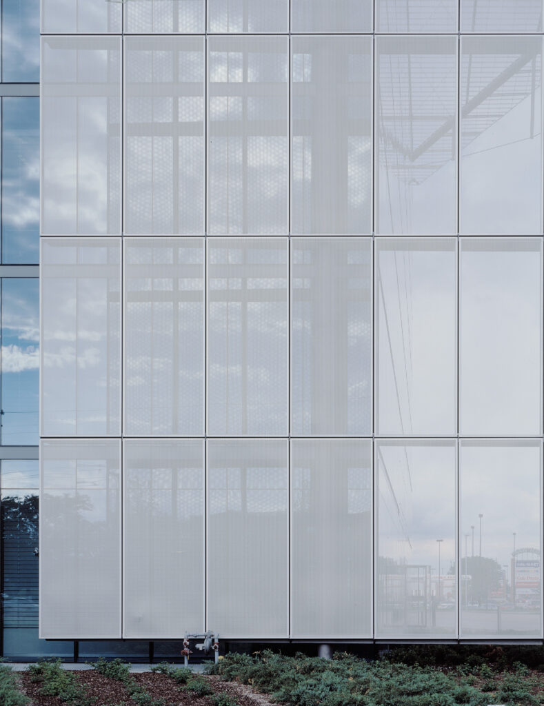 Jahn ⁄ Shure Corporate Headquarters