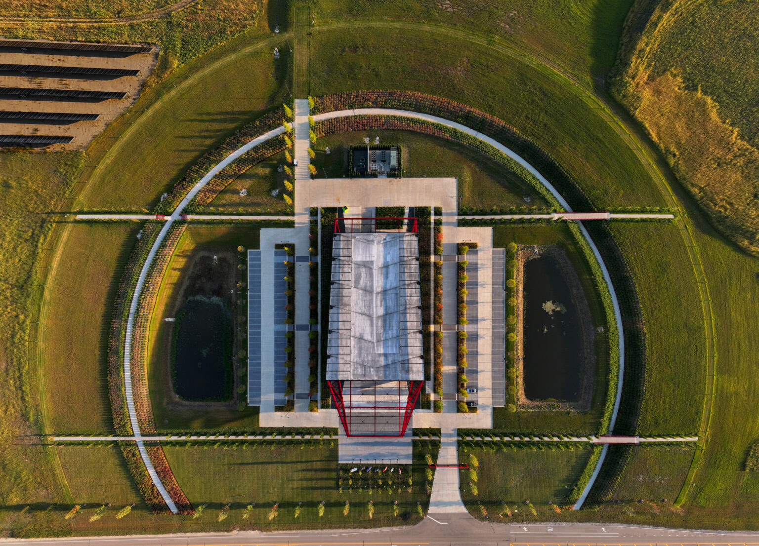 Jahn ⁄ Unbounded by convention